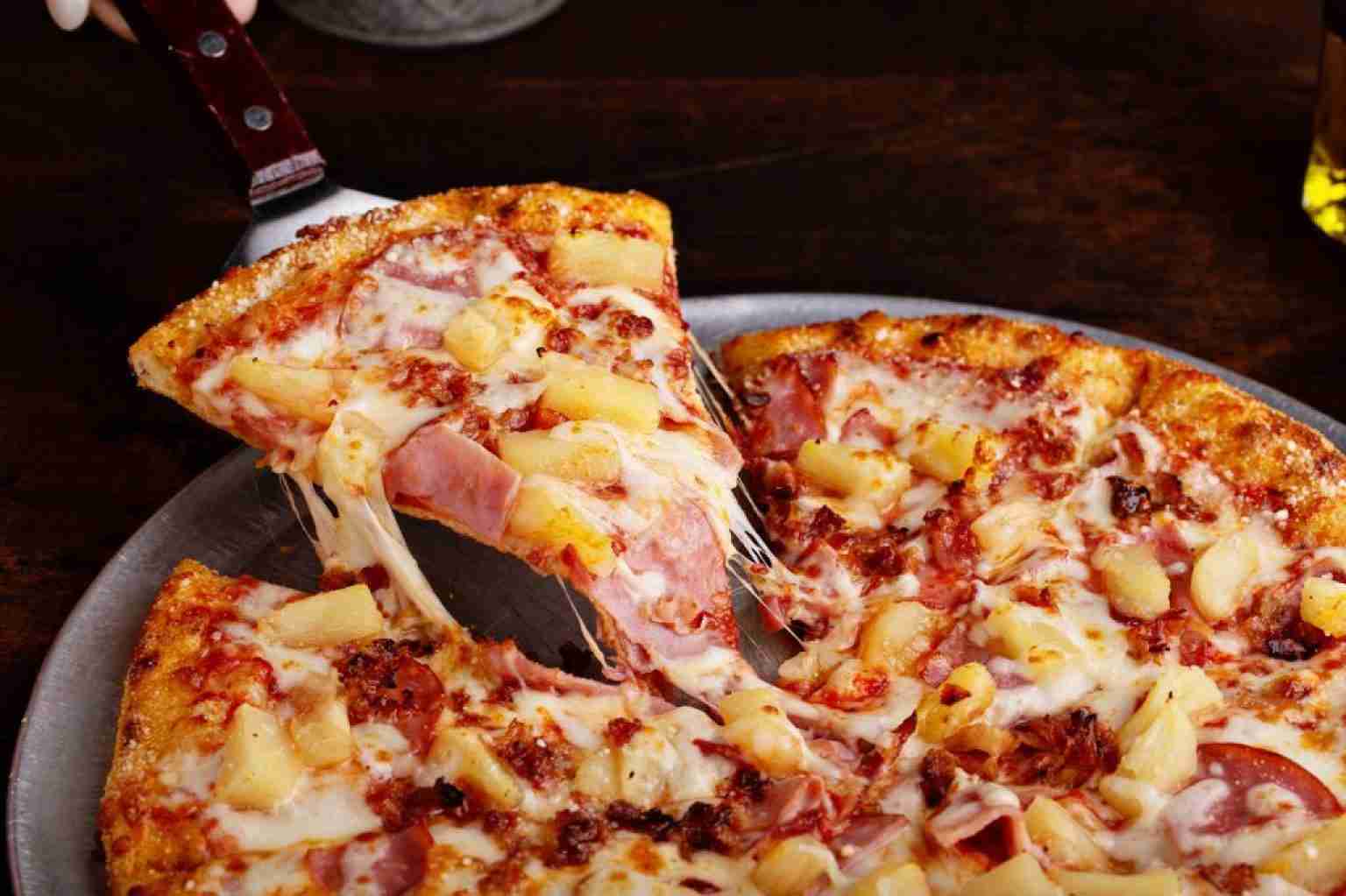 The Fascinating History Of The Hawaiian Pizza: From Canada To The World ...